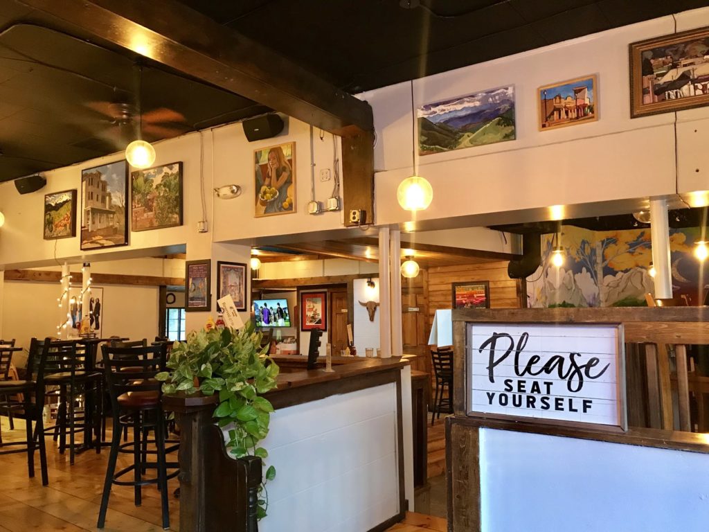 Best Nightlife Spots in Manitou Springs – Bars, Pubs & More